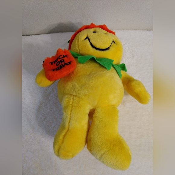 MTY International Co. | Toys | Vintage Pumpkin Smiley Face Tickle ...
